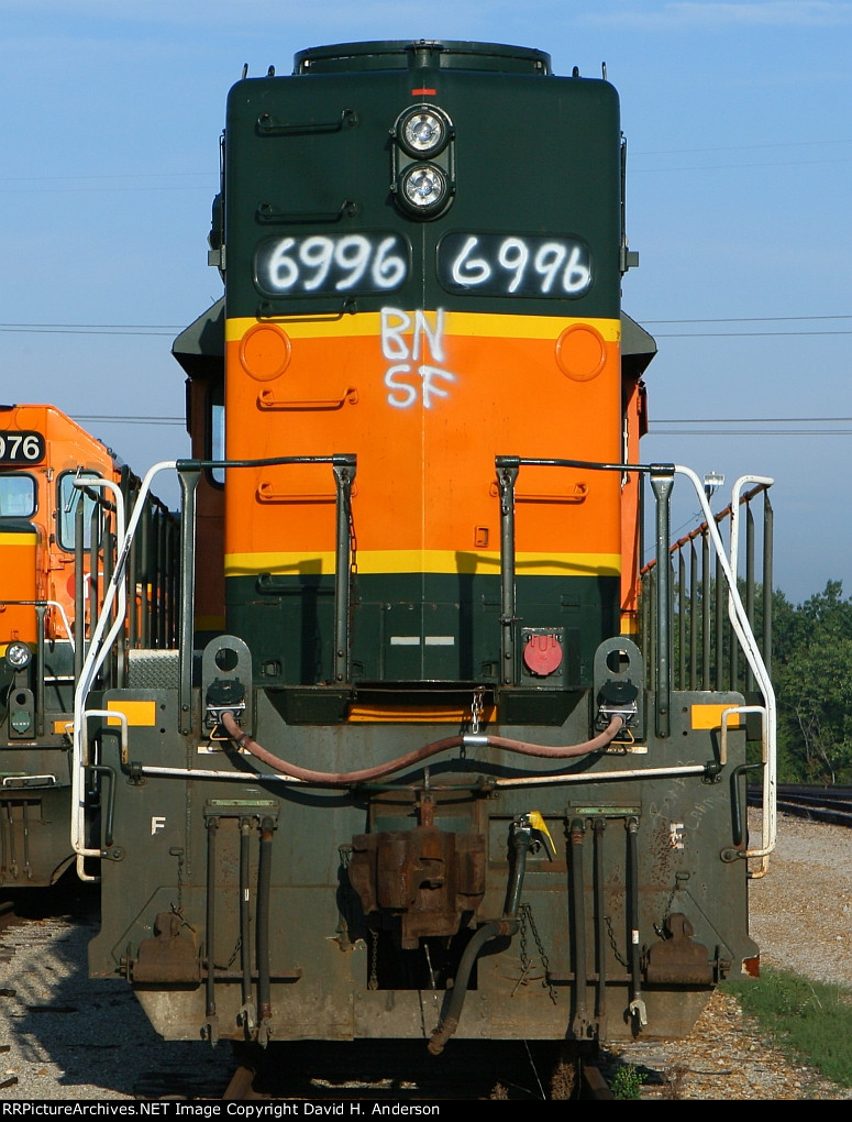 BNSF 6996